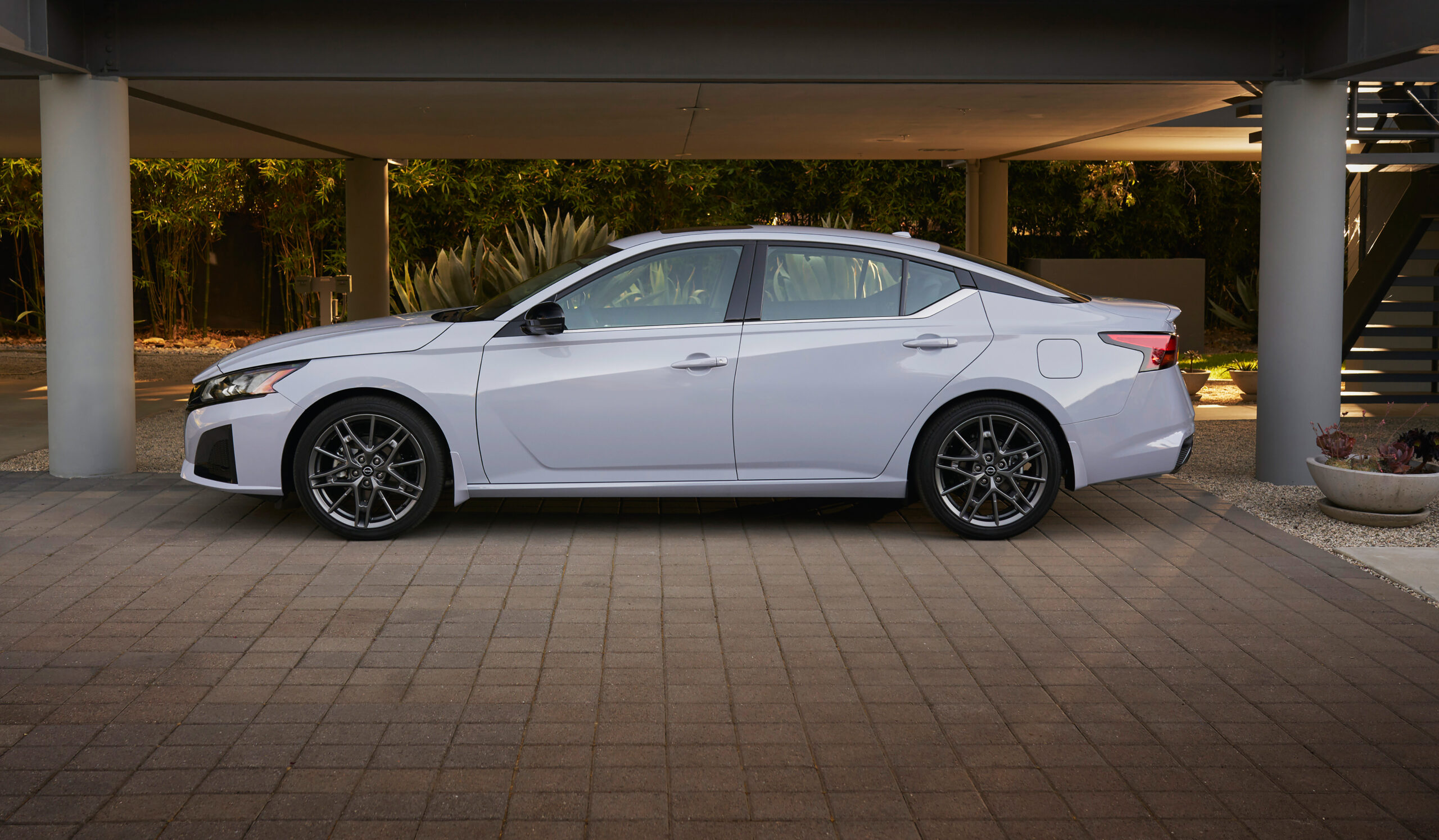 2023 Nissan Altima: New Fascia, Upgraded Infotainment, Same Engines