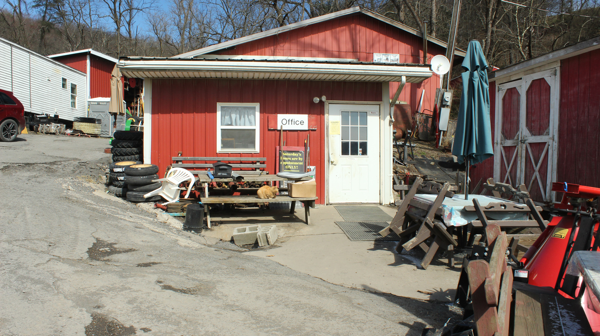 This Vast Farm Salvage Yard in the Middle of Nowhere Saves Farmers with ...