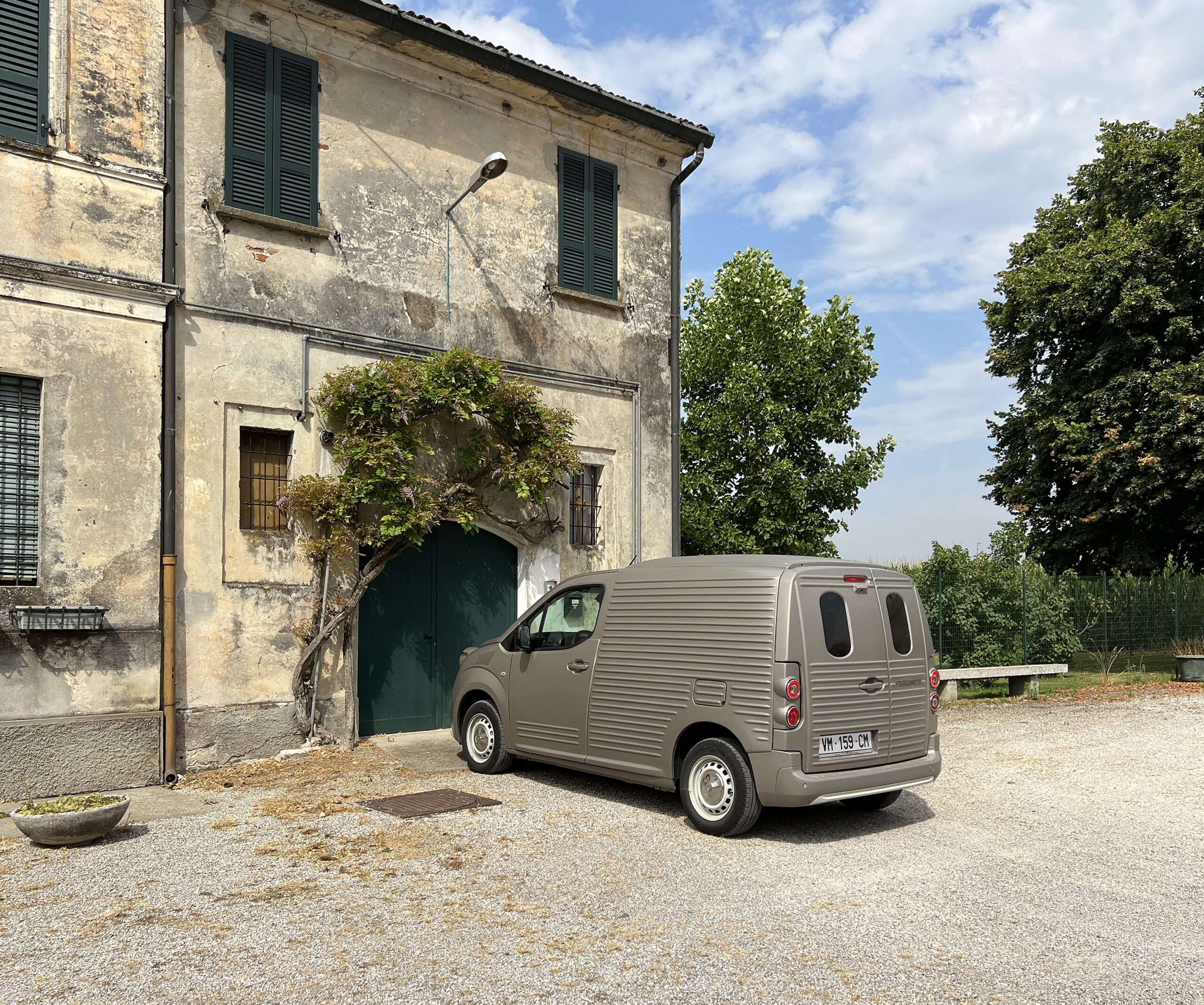 There’s a New Delightful Citroen Retro Van That Looks Like a 2CV