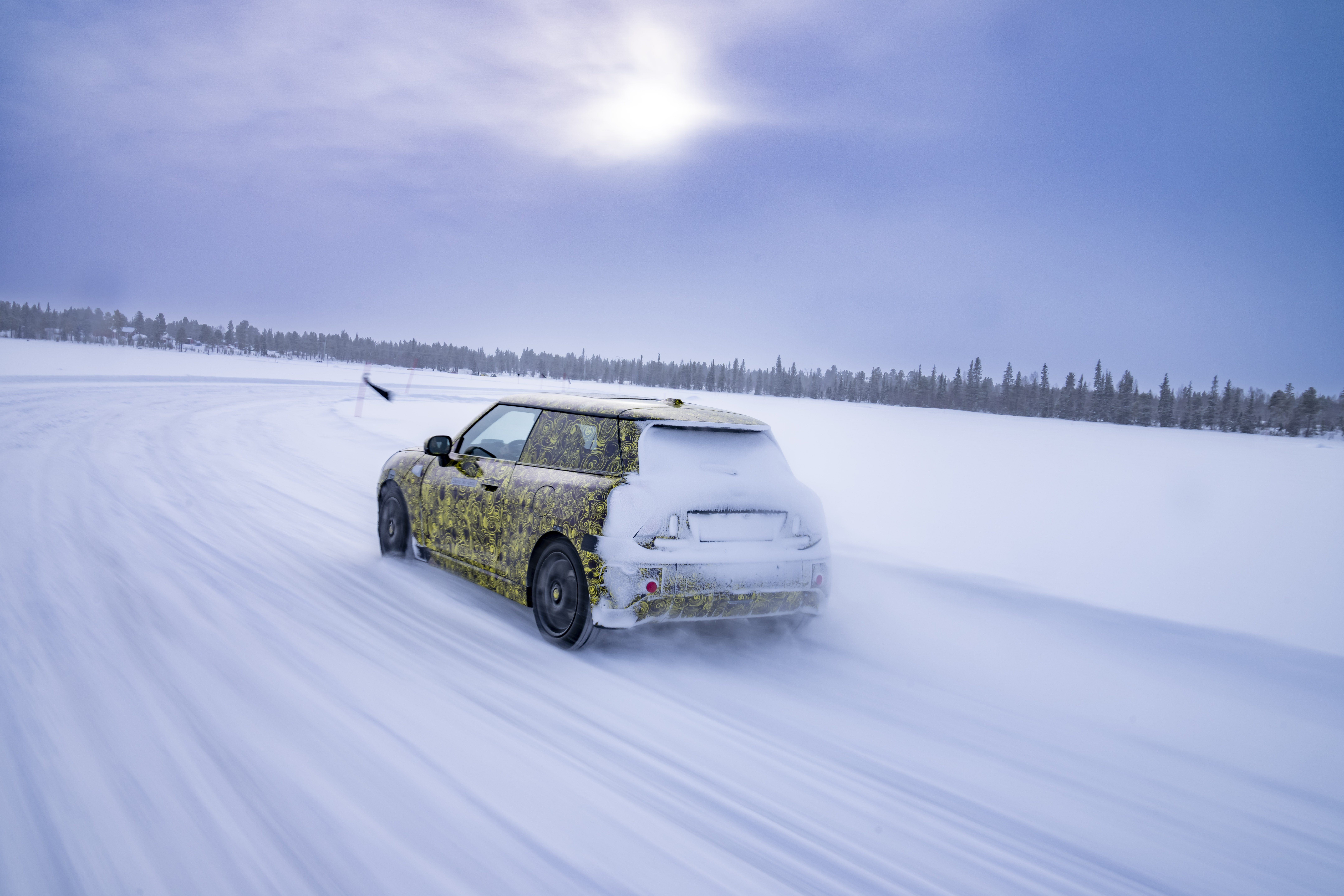 Next-Gen Mini Cooper EV Gets 240-Mile Range and Up To 215 HP