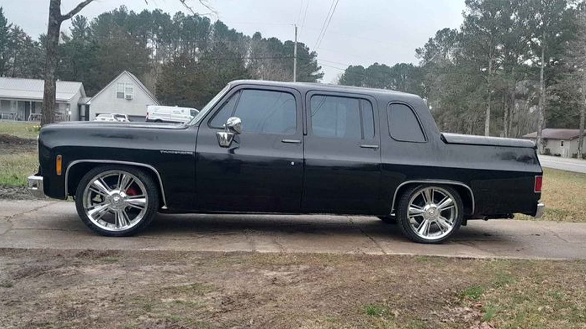 This Squarebody Chevy Avalanche Build Hits Some Right Notes, Many Wrong ...