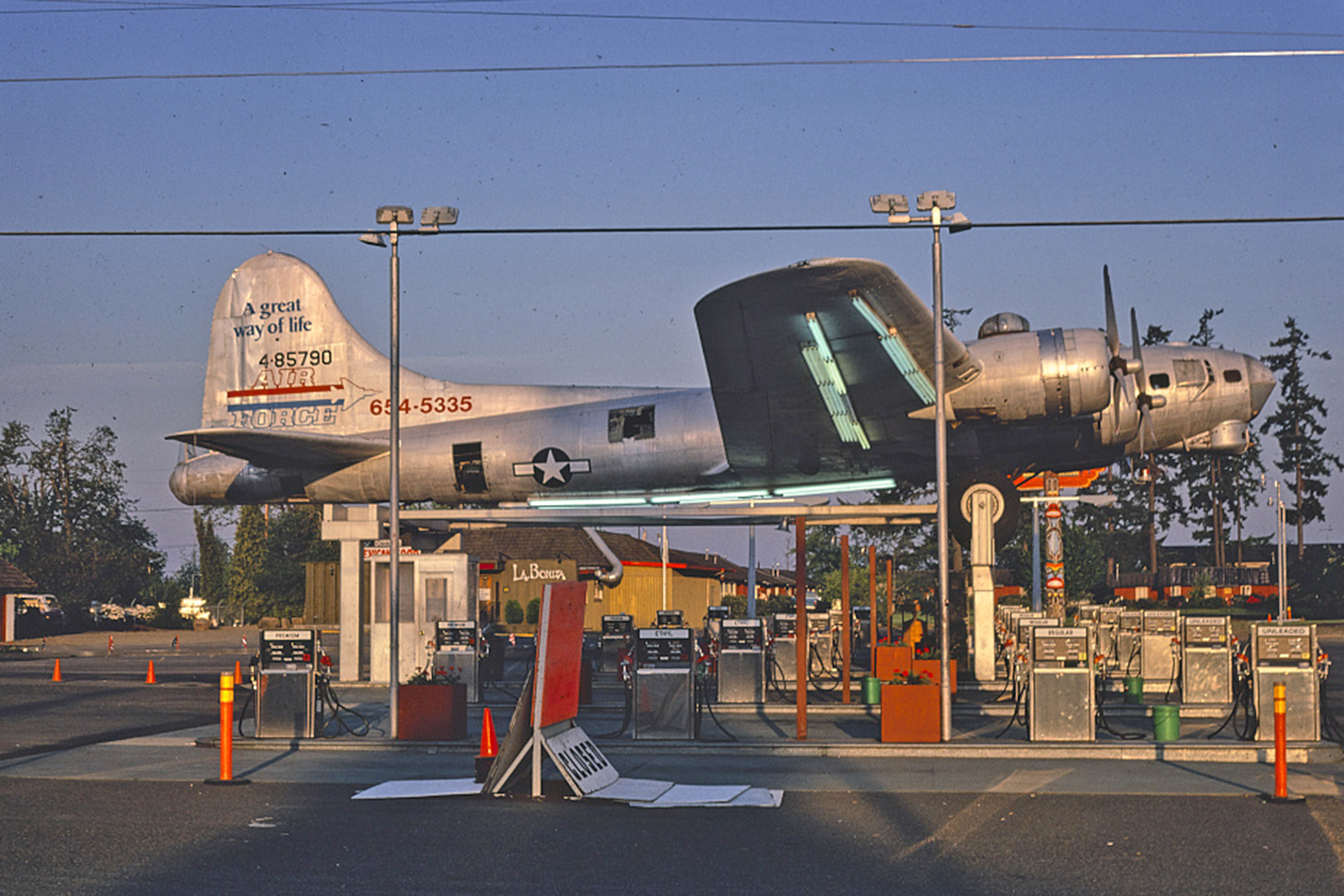 This B-17 Bomber Gas Station Is an Incredible Piece of Lost Americana
