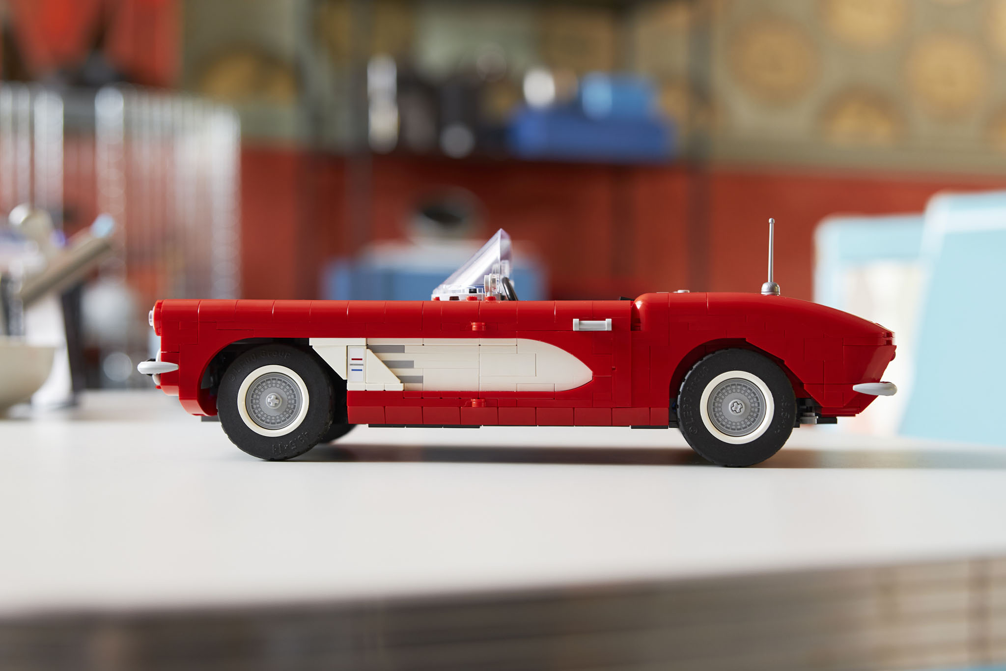 New Lego C1 Corvette Does a Surprisingly Good Job Making Curves With Bricks
