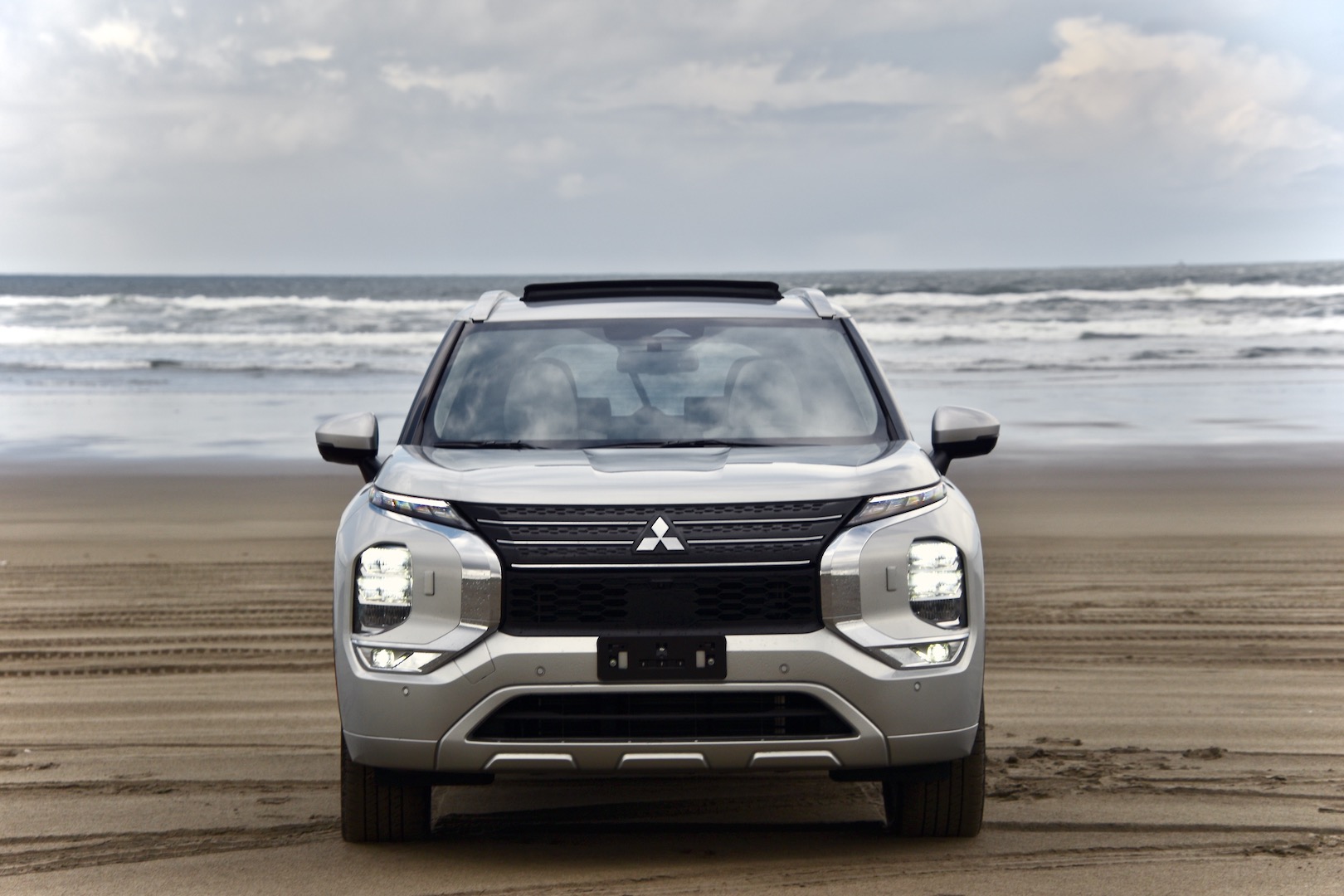2023 Mitsubishi Outlander Review: A Flexible but Focused SUV With ...