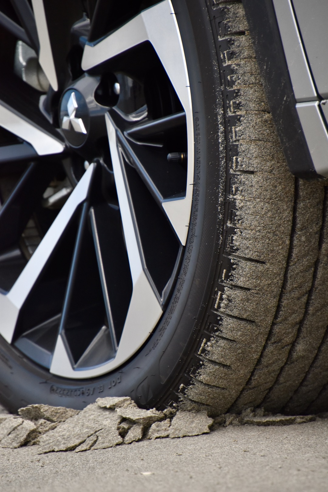 2023 Mitsubishi Outlander Review: A Flexible but Focused SUV With ...