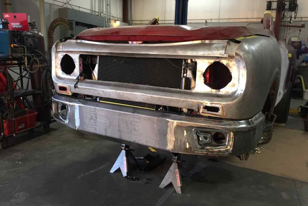 Building a Diesel IH Scout From a Nissan Titan XD Turns Out Like This