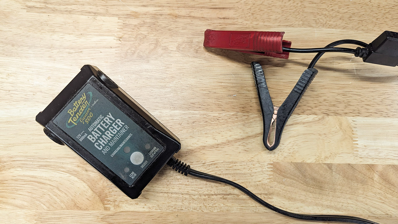 Here's How a Trickle Charger Works