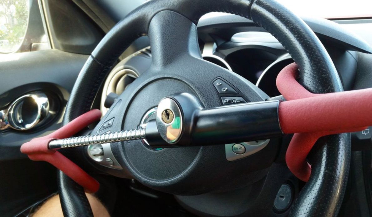 Best Steering Wheel Locks (Review & Buying Guide)