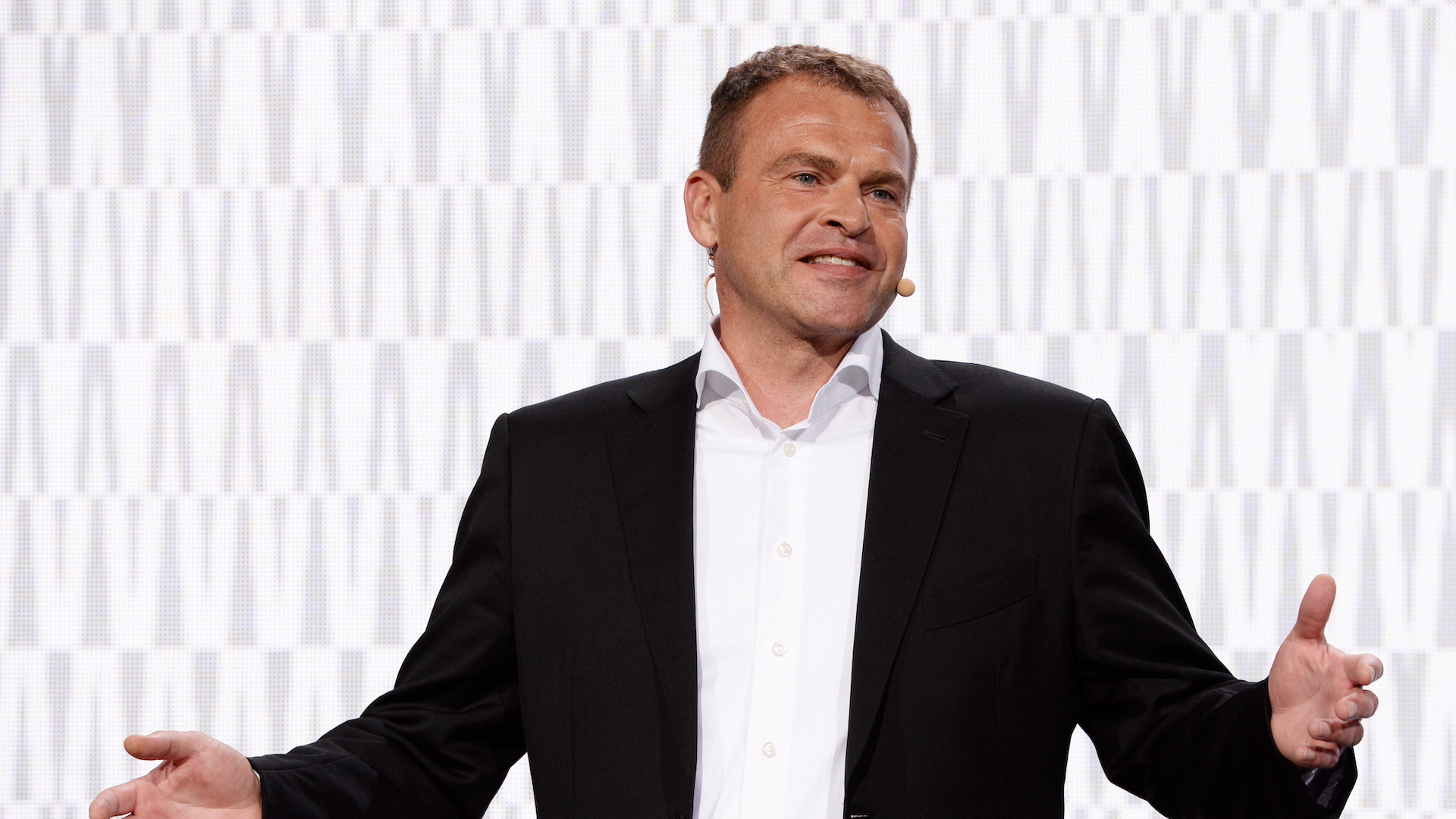 Aston Martin CEO Abruptly Resigns, Replaced by Ex-Ferrari Boss