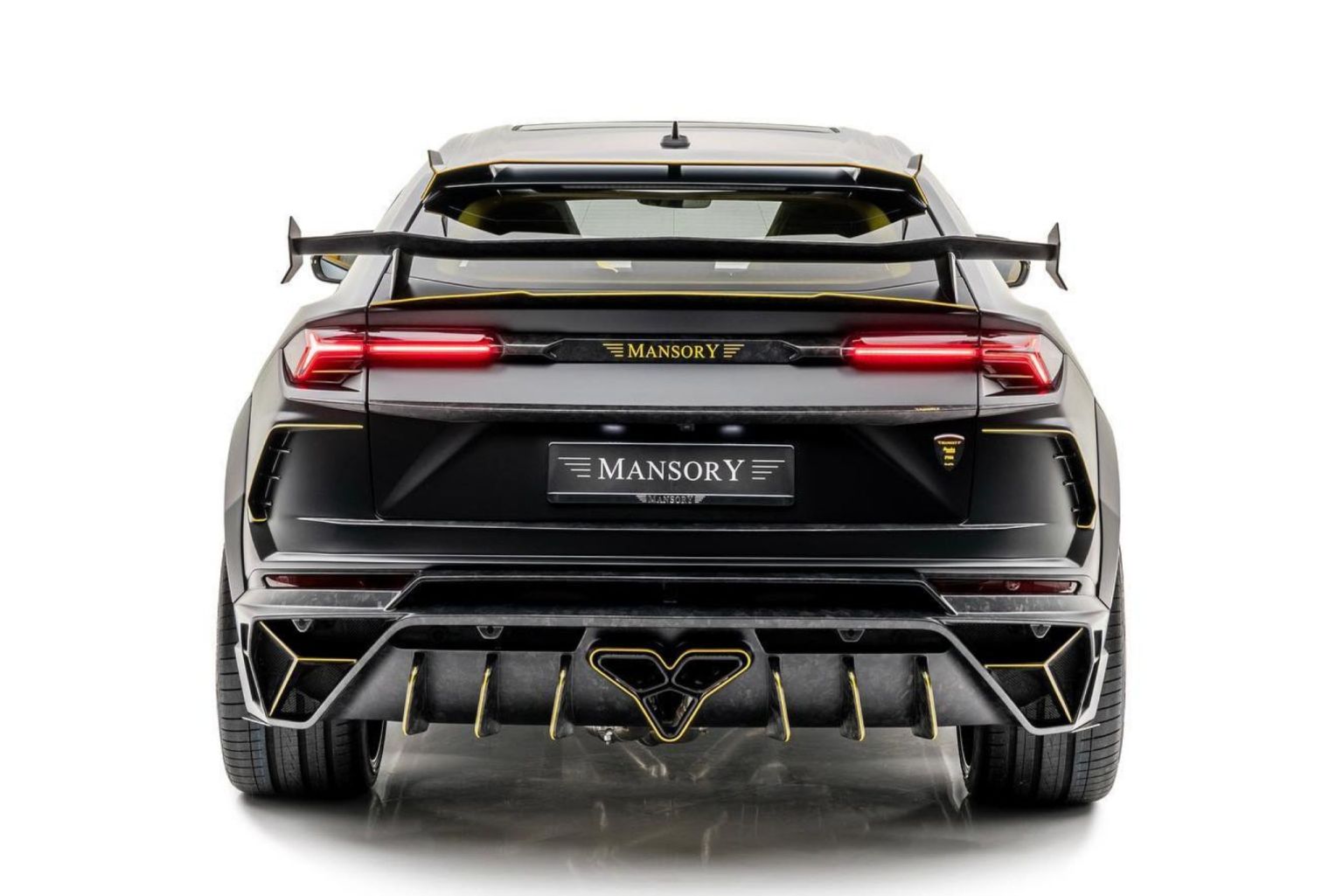 Mansory-Designed Lamborghini Urus Is Like Staring Into the Sun