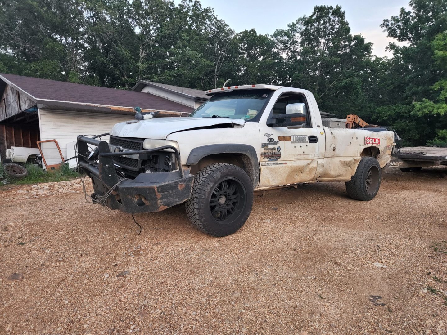 World’s Junkiest Chevy Silverado Tow Rig Has 500,000 Miles and Counting