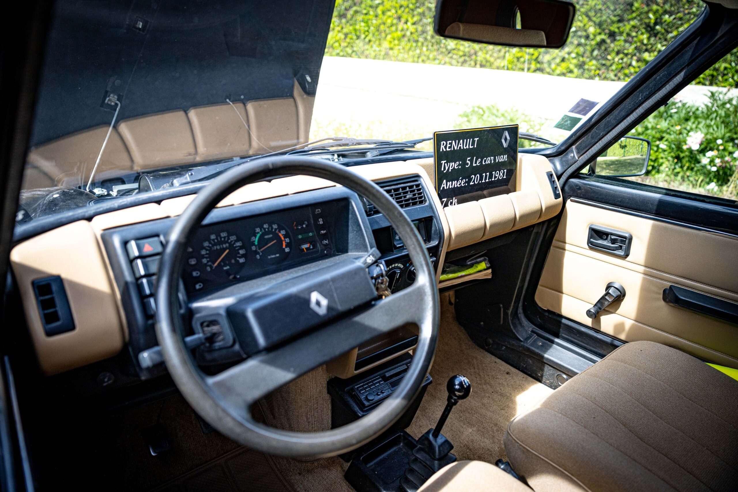 This 1981 Renault LeCar Van at Auction Reminds Us of Le Best Times