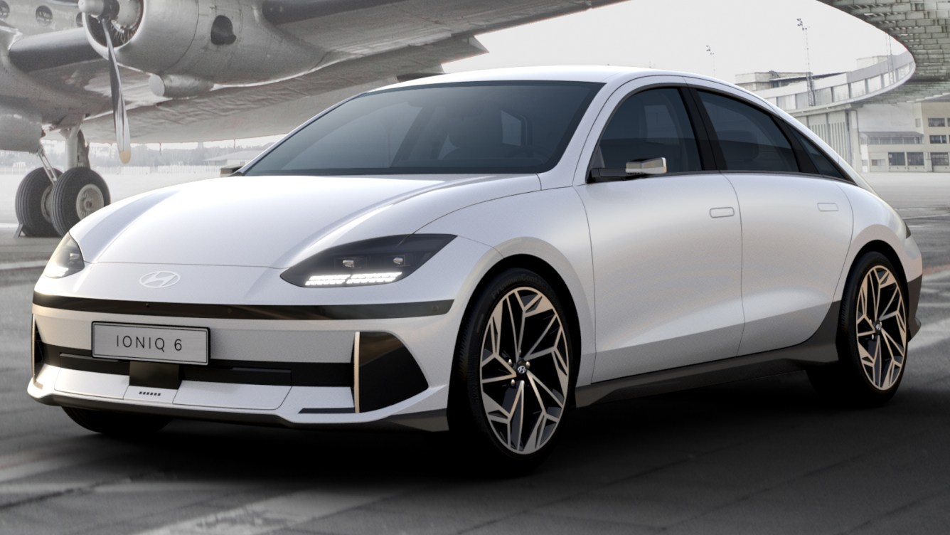 Hyundai Elevate Concept Is a Robotic Walking Car With Sci-Fi Looks and Tech