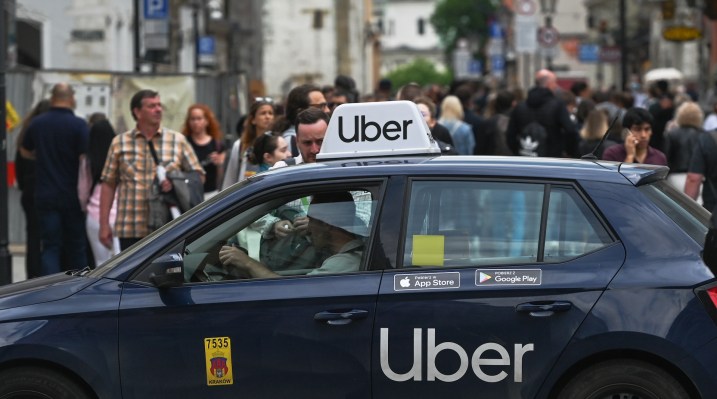 Canadian Taxi Drivers Are Using Tariffs as Ammo Against Uber