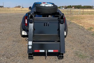 This Detachable Gooseneck Trailer Looks Wild, But It Works