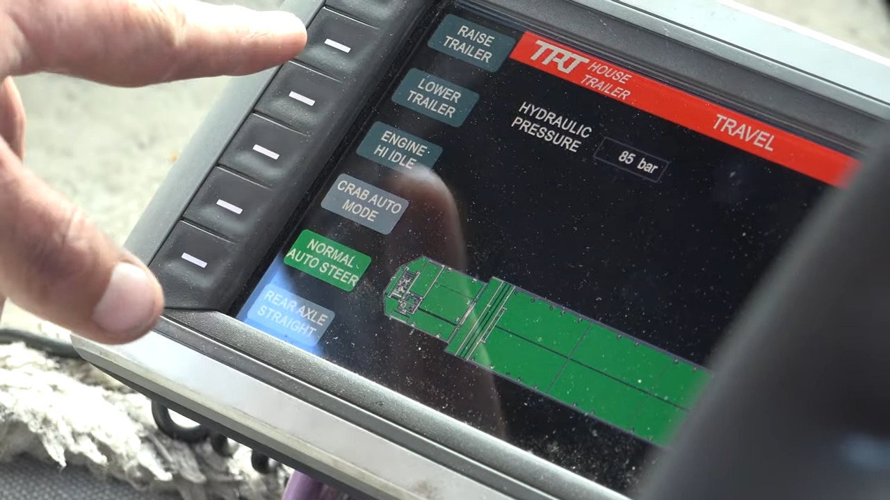 Check Out the Crazy Suspension on These Heavy-Duty House-Moving Trailers