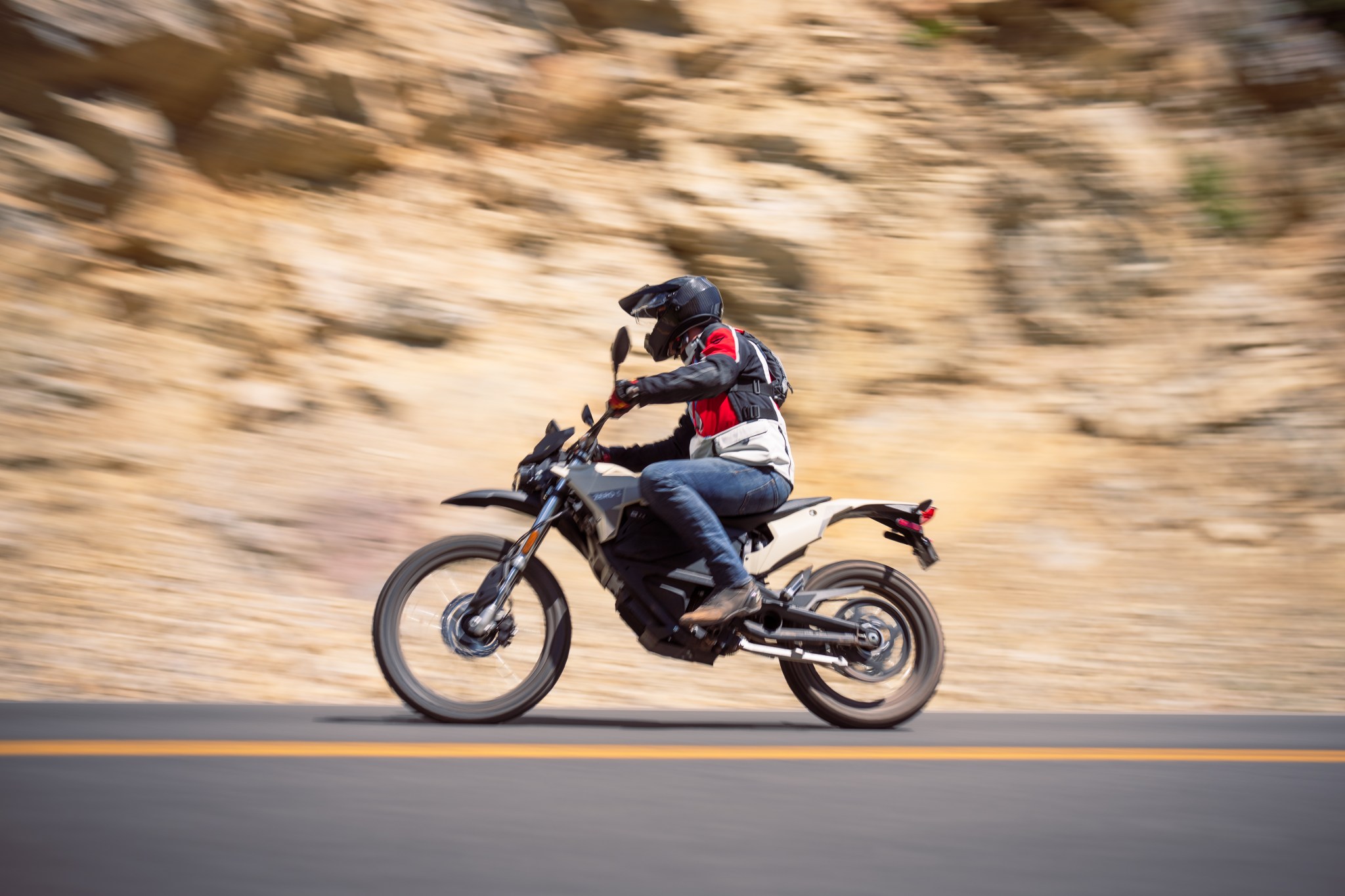 2022 Zero FX ZF7.2 Electric Motorcycle Review: Good at a Bit of Everything