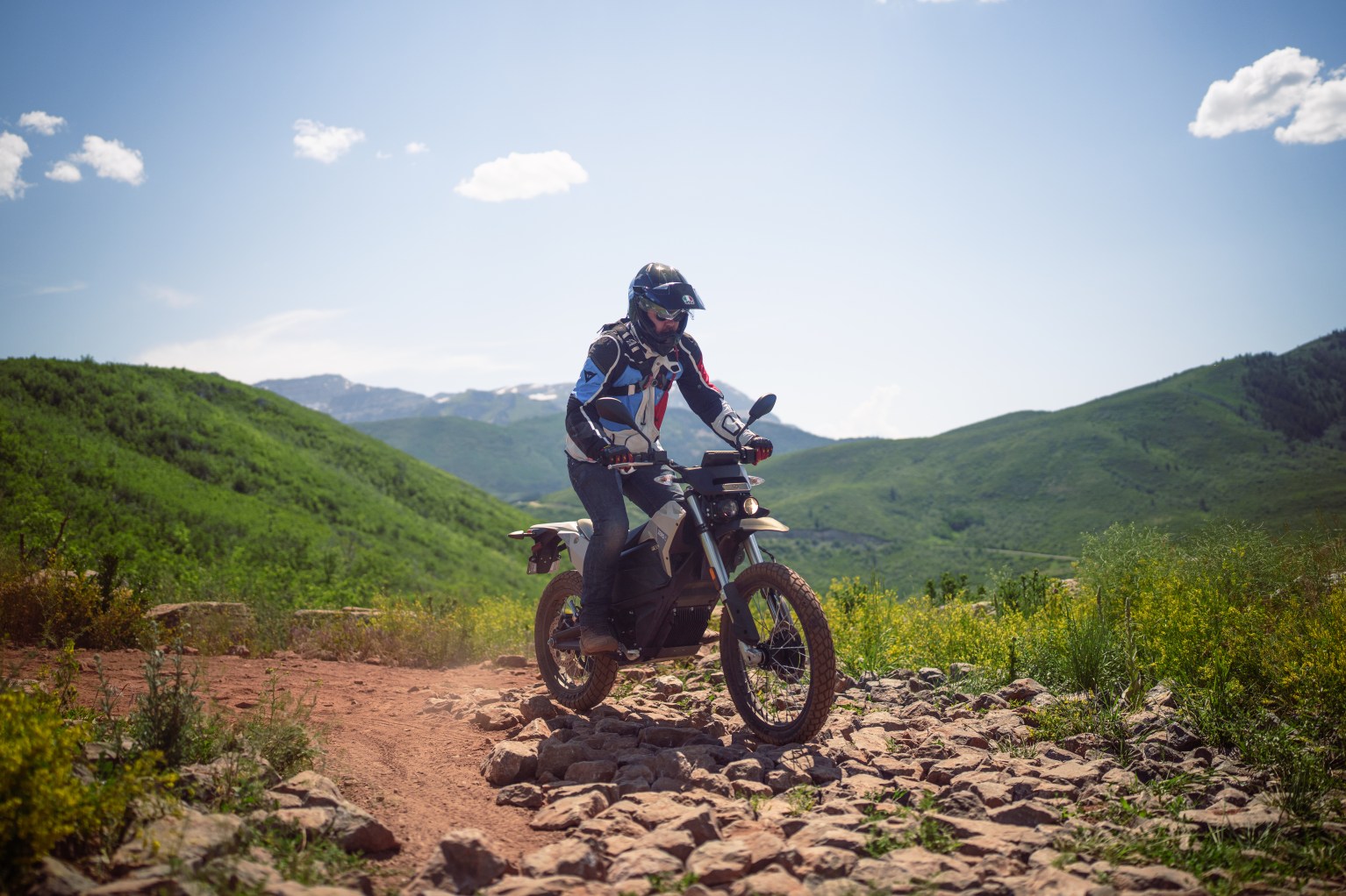 2022 Zero FX ZF7.2 Electric Motorcycle Review: Good at a Bit of Everything