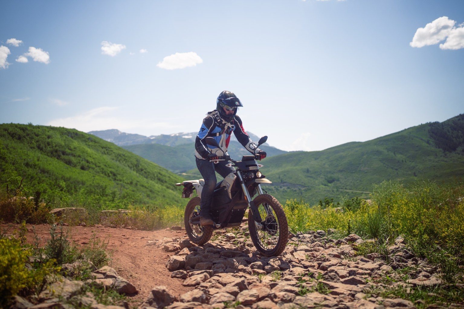 2022 Zero FX ZF7.2 Electric Motorcycle Review: Good at a Bit of Everything