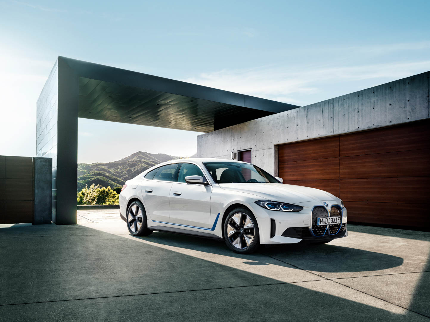 Some BMW iX, i4 Owners Ordered To Stop Driving Due to Battery Fire Risk