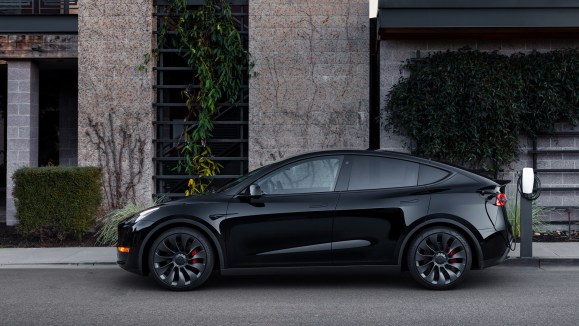 Tesla's Botched Paperwork Leaves Owner Unable To Drive New Car for 6 Months