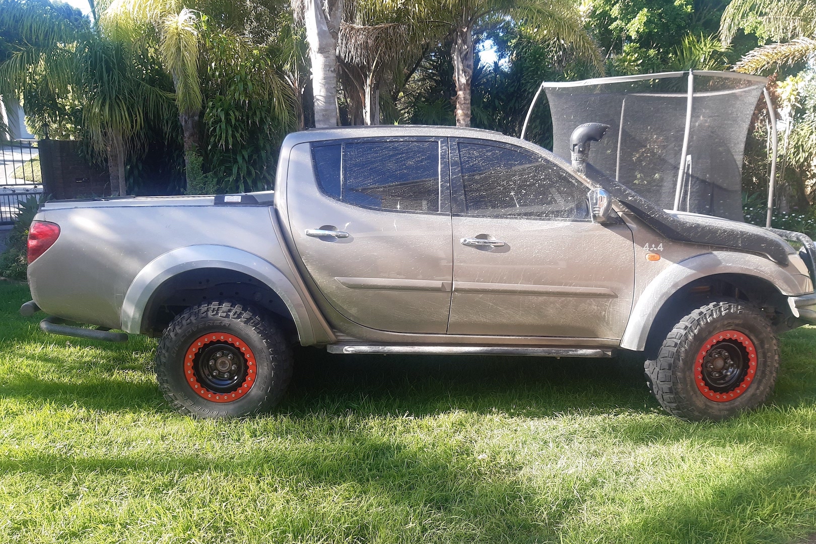 Resourceful Off-Roader Builds His Own Beadlock Wheels From Scratch