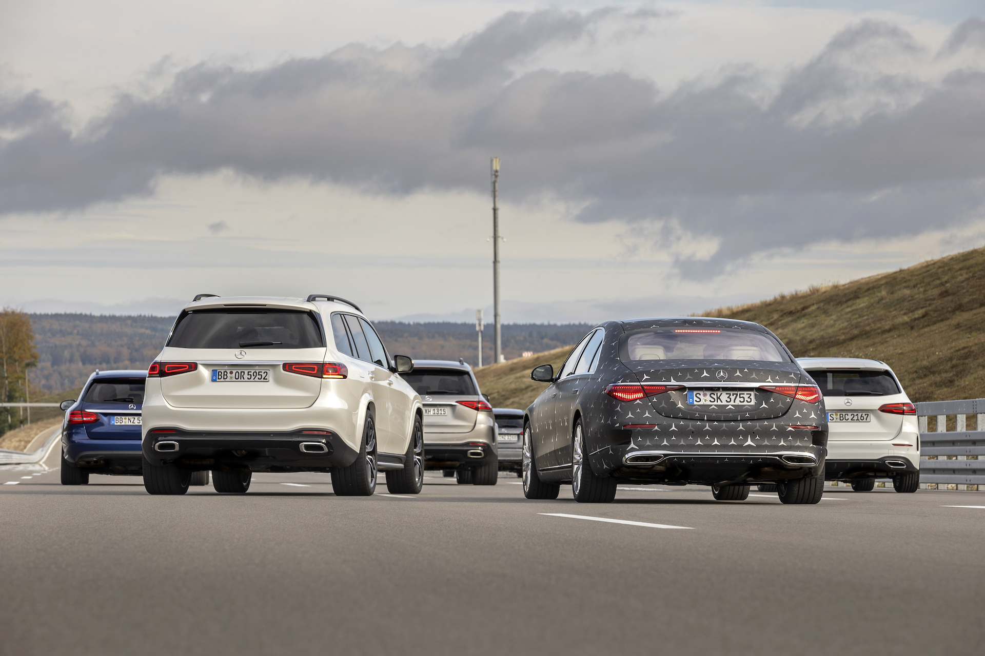 Mercedes-Benz Drive Pilot L3 Review: Super Smooth (but Limited) Hands ...