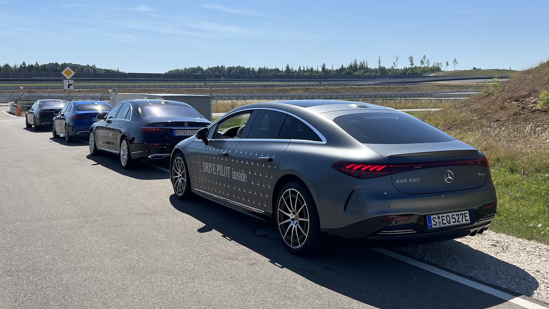 Mercedes-Benz Drive Pilot L3 Review: Super Smooth (but Limited) Hands ...