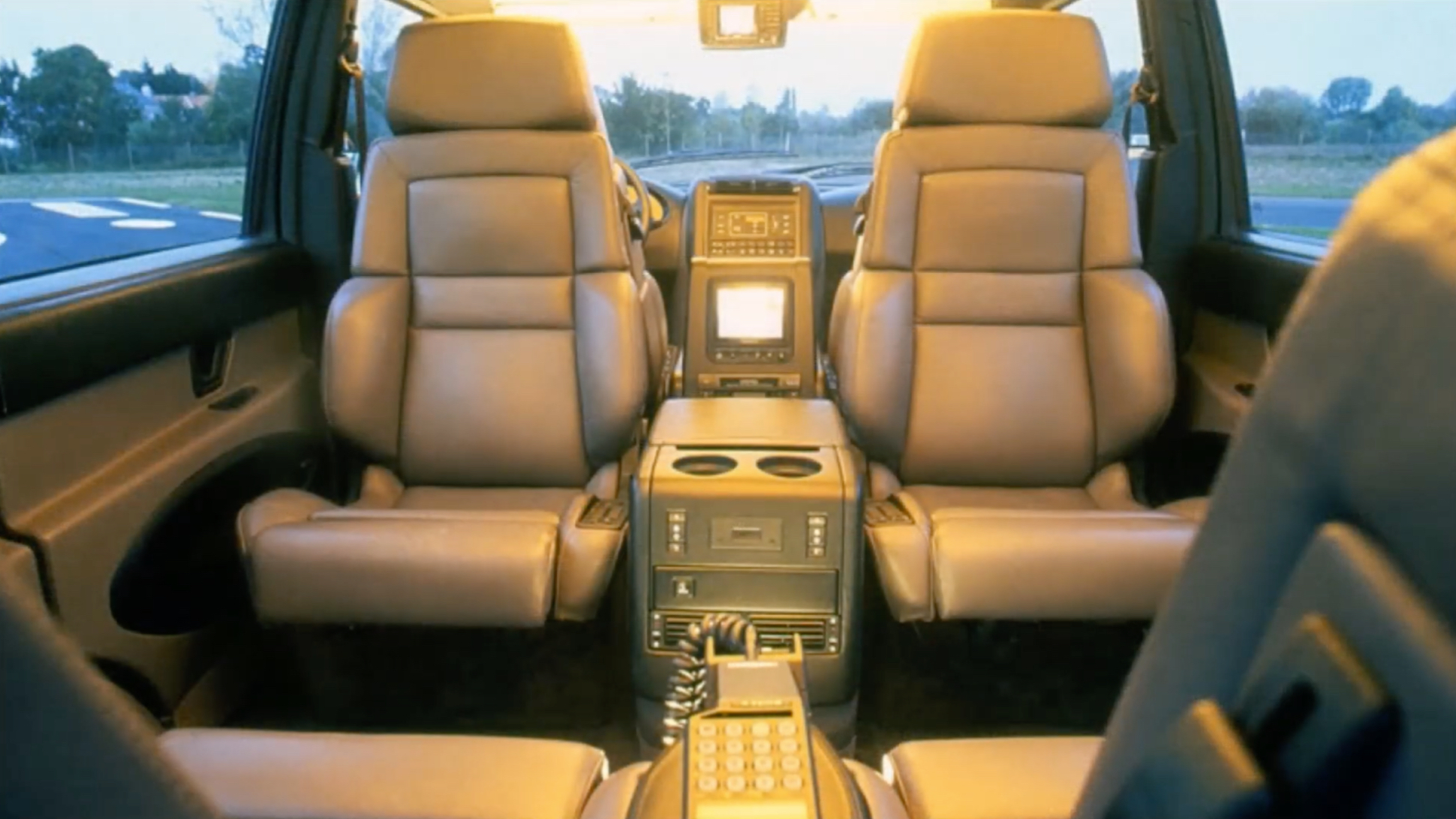 The De La Chapelle Parcours PC12 Was a Wild '90s V12 Minivan Lost to Time