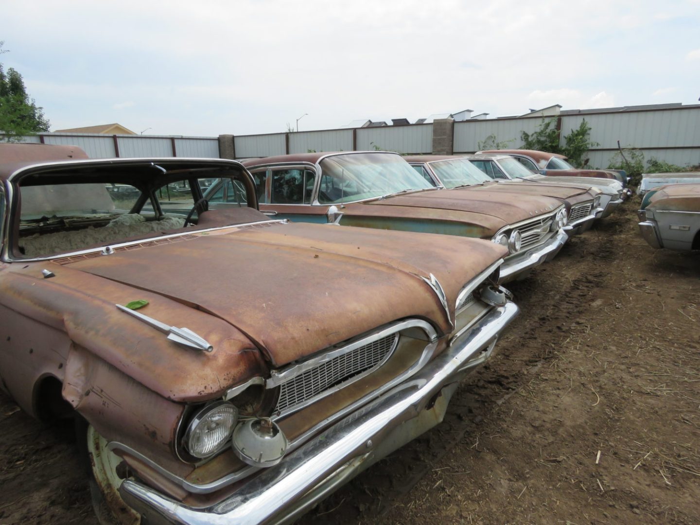 Hundreds of Classic American Cars Are Heading to Auction
