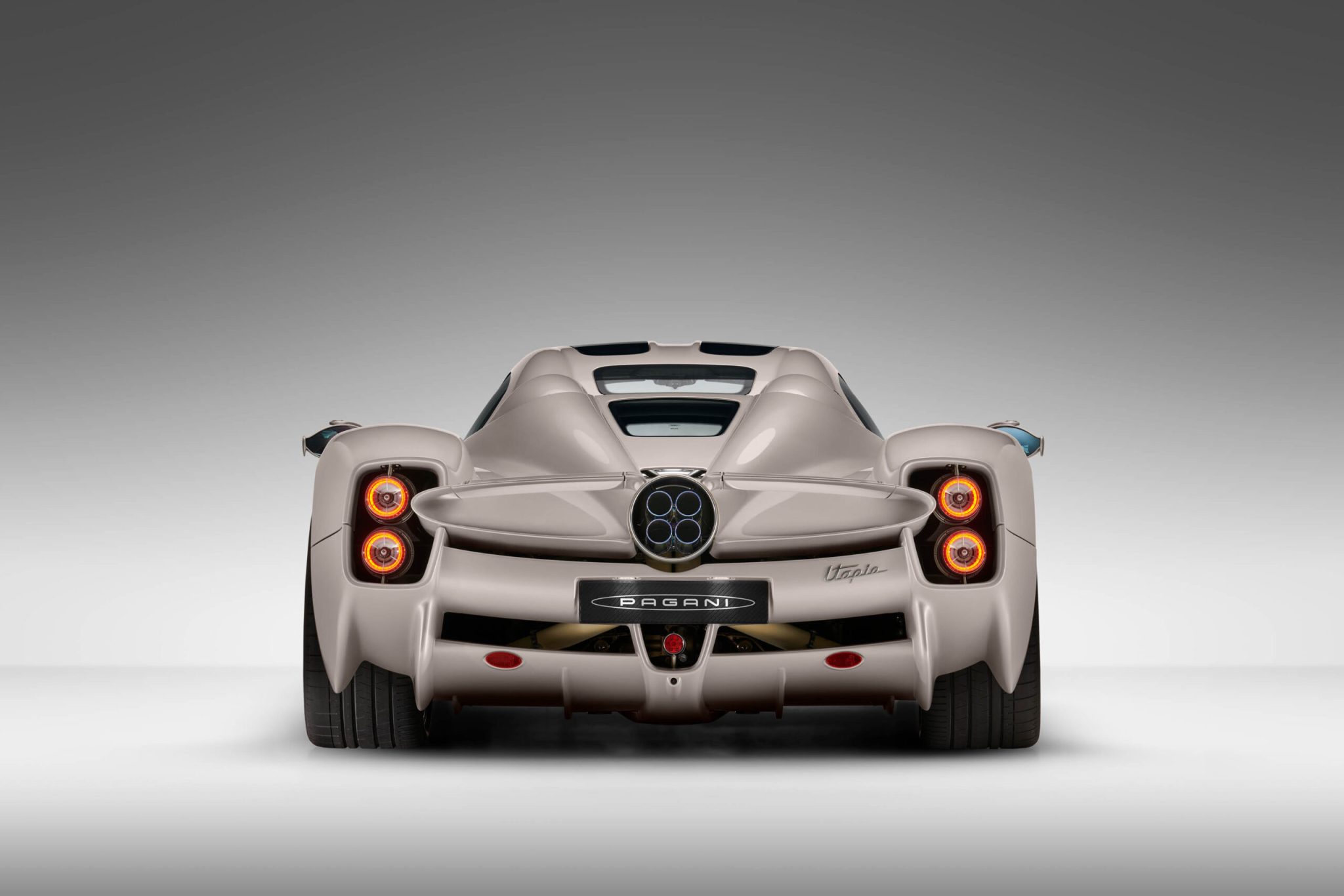 Pagani Utopia Revealed: 864 HP, 7-Speed Manual, First New Model in Over ...