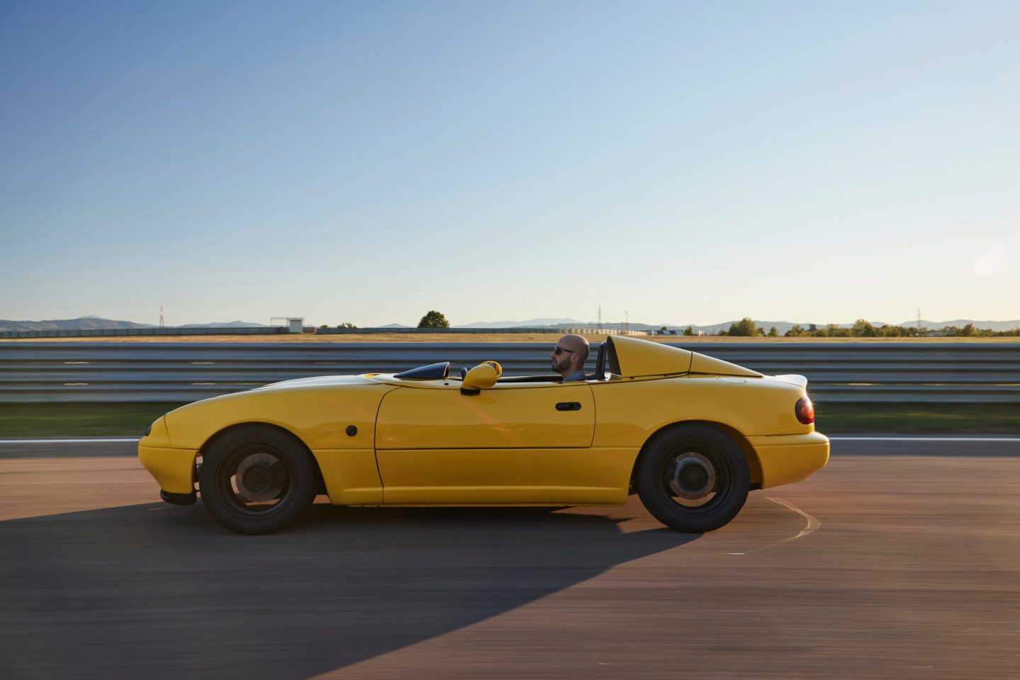 Gorgeous Mazda Miata Speedster Has an ND MX-5 Engine Under the Hood