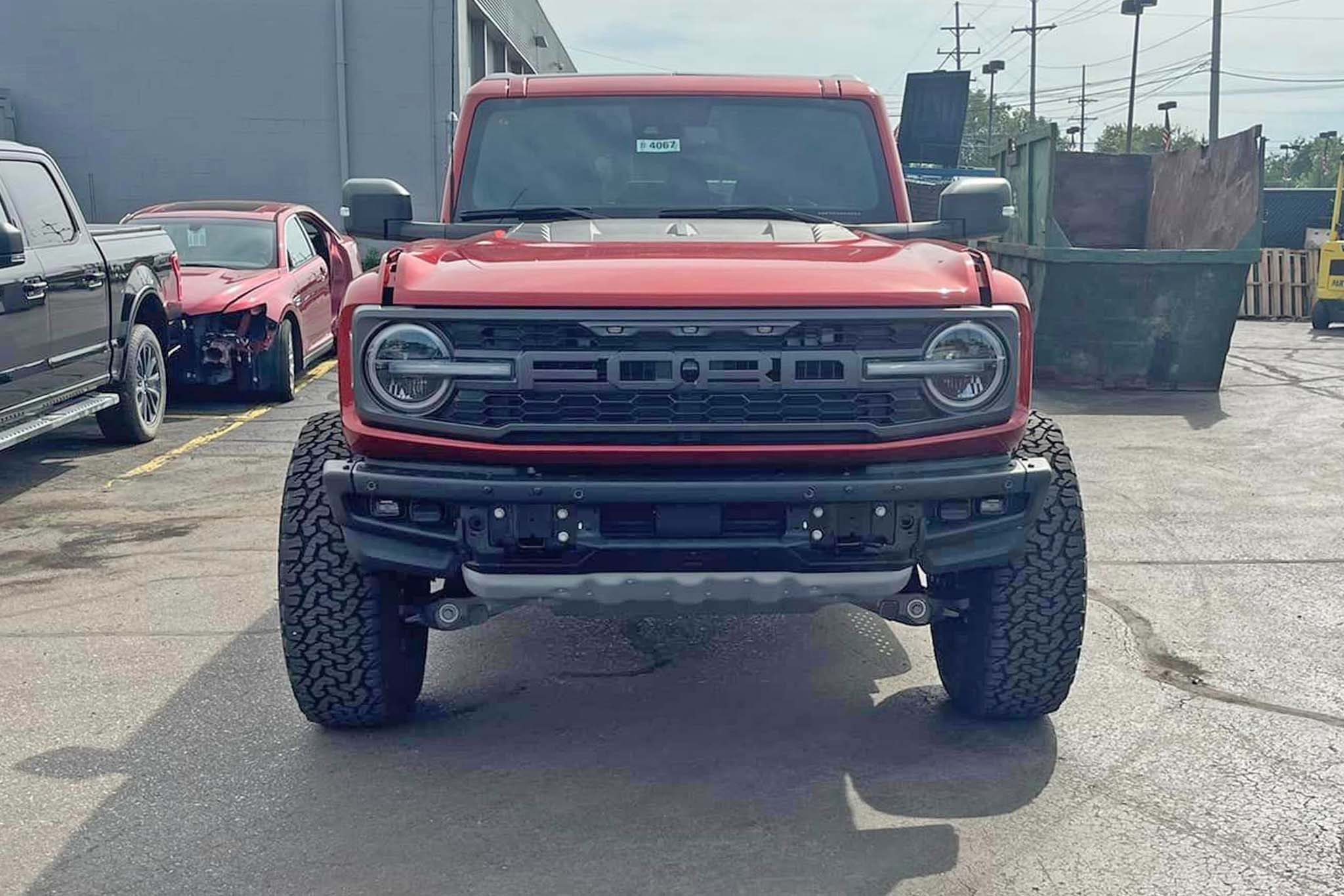 Ford Bronco Raptor Without Fender Flares Shows How Wide That Track ...
