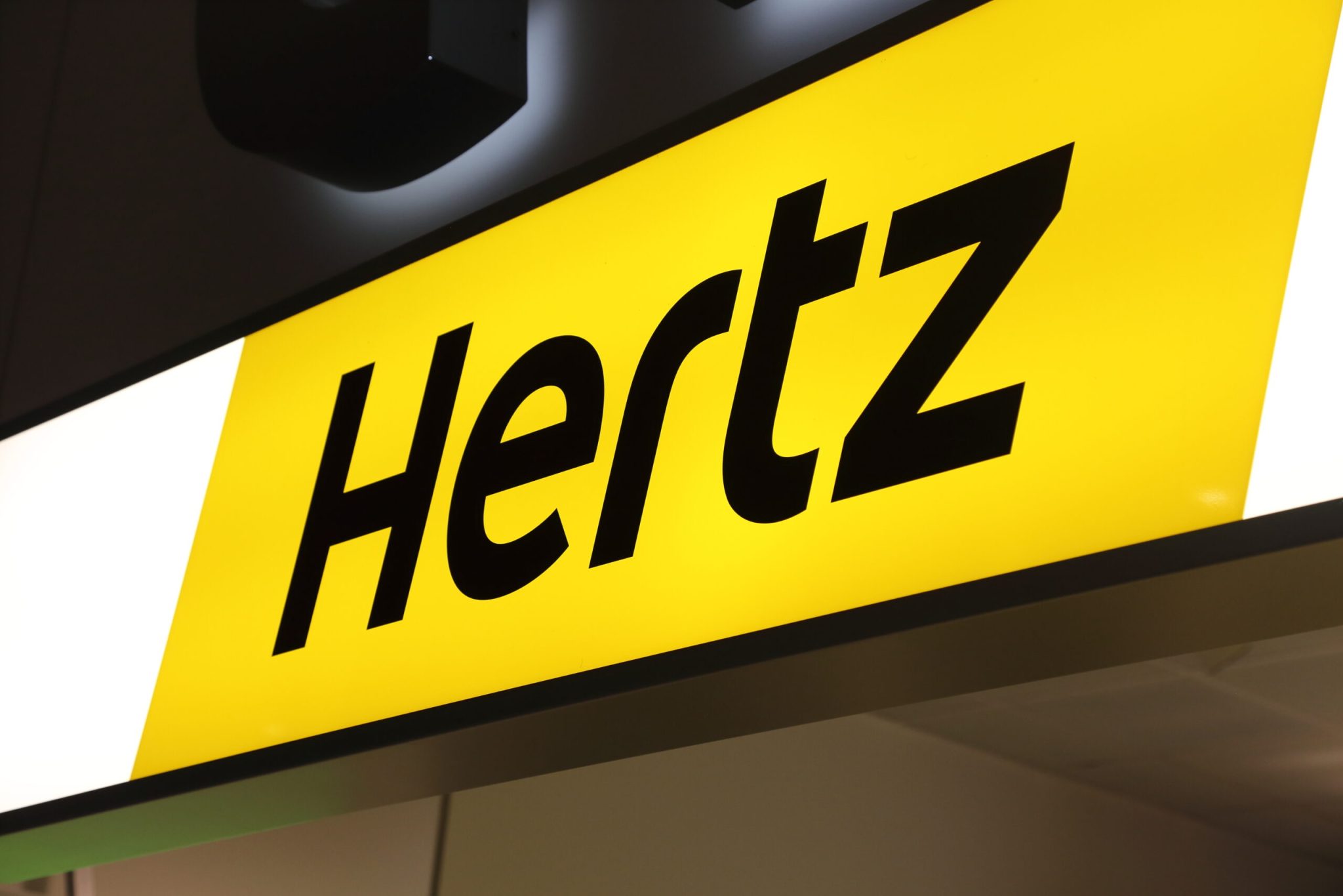 Hertz Apologizes for Charging Customer $10,000 for Miles on Unlimited ...