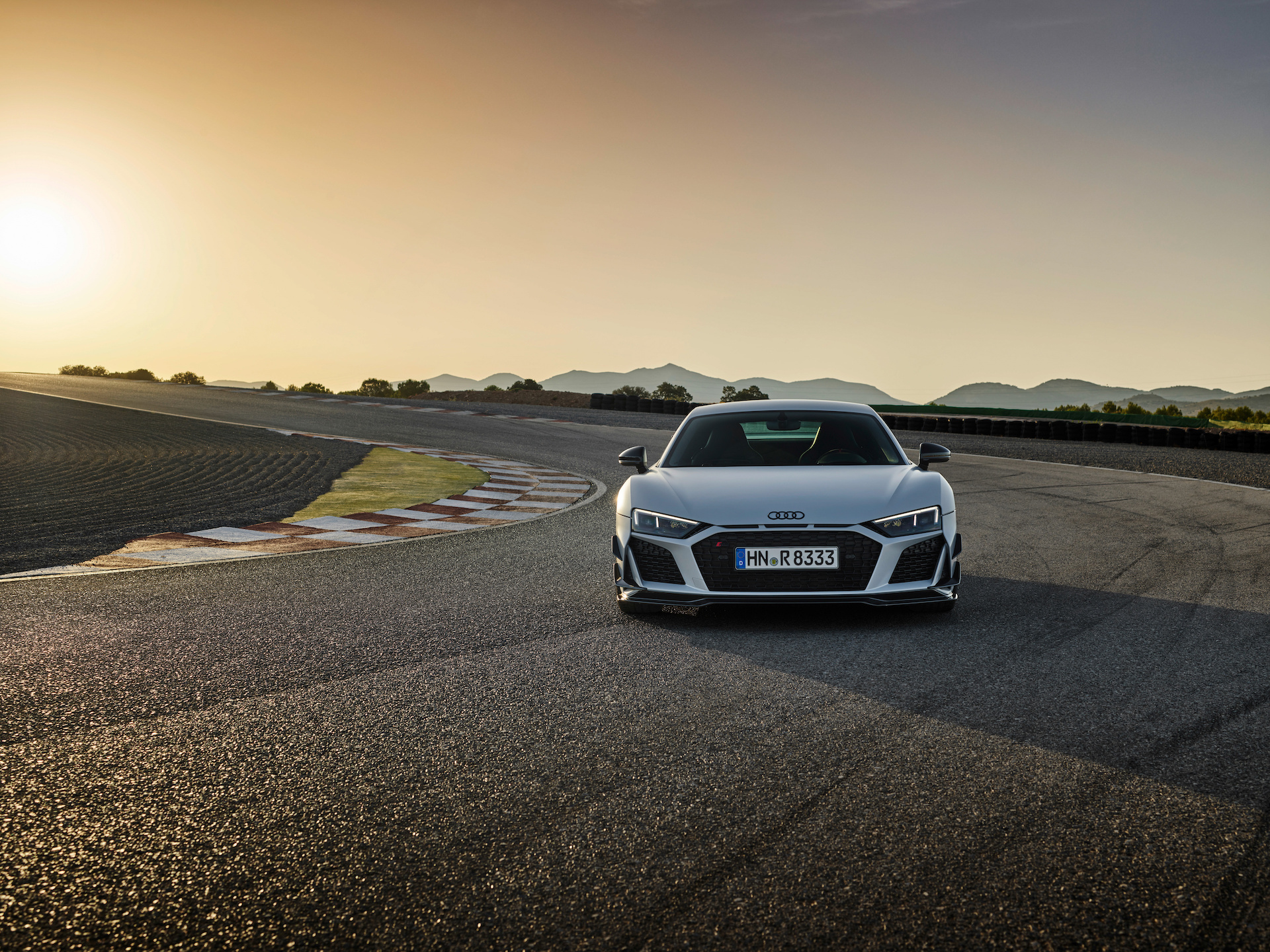 The Audi R8 Coupe V10 GT RWD Is a 612-HP Grand Finale