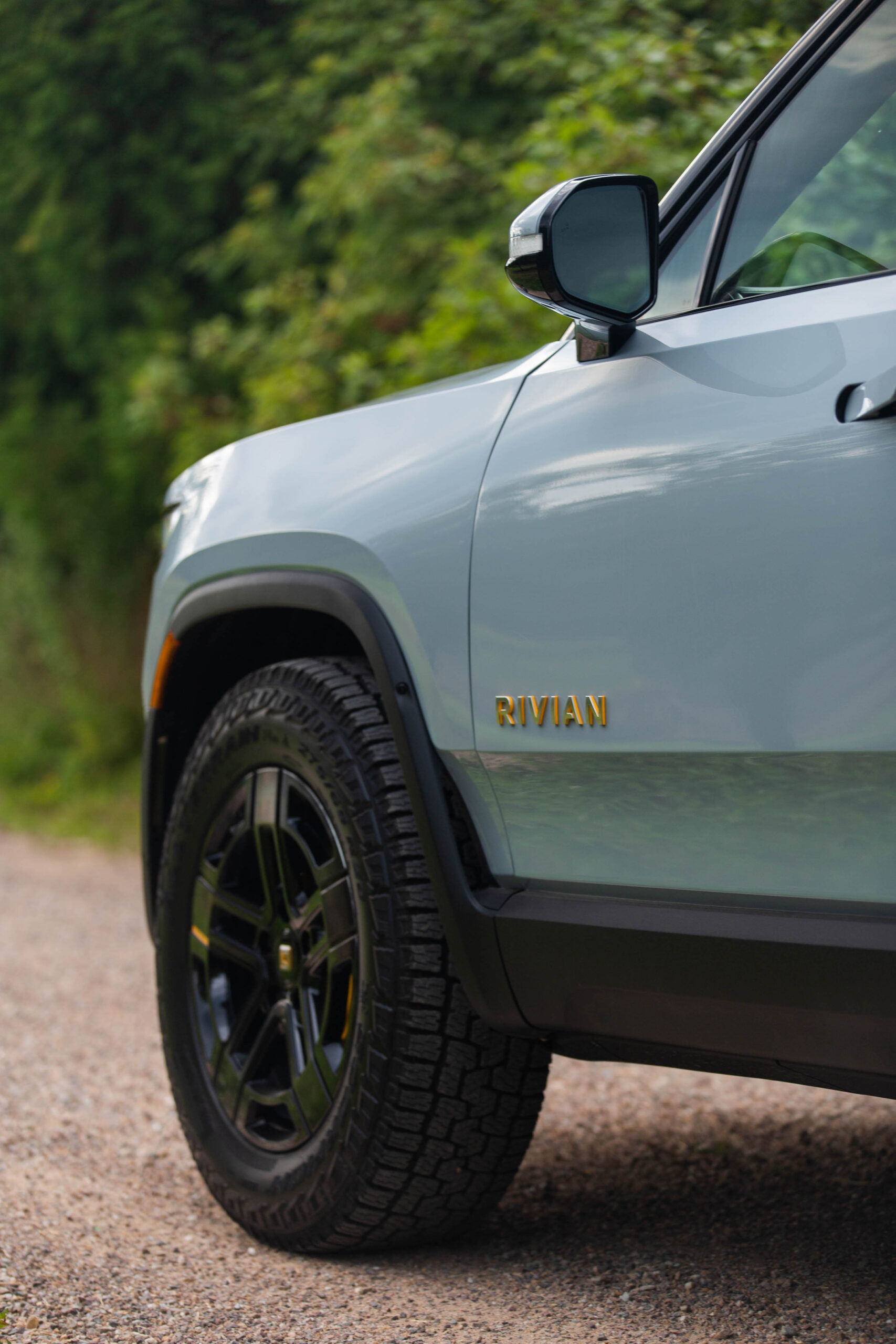 2022 Rivian R1T Electric Pickup Review: Brings Fun and Ease Even to the ...