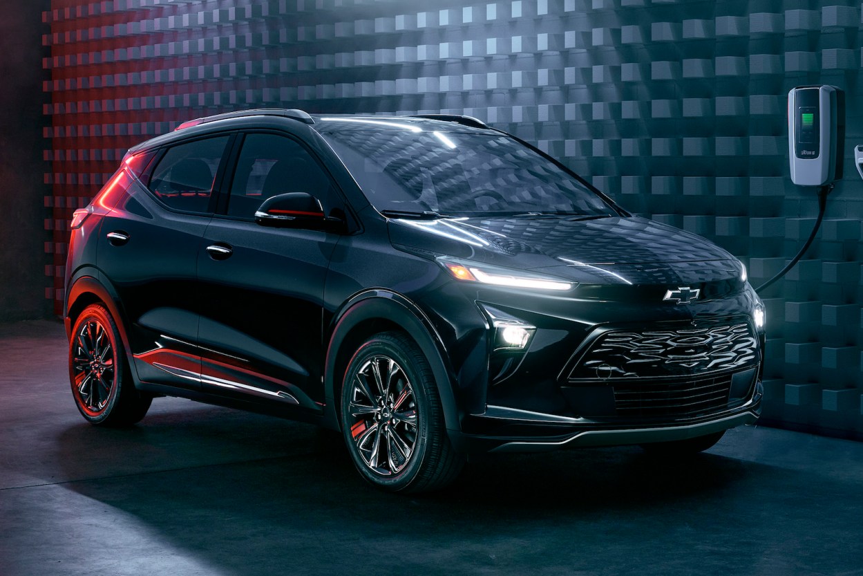 The Chevy Bolt EV, EUV Are Selling So Well That GM's Boosting Production