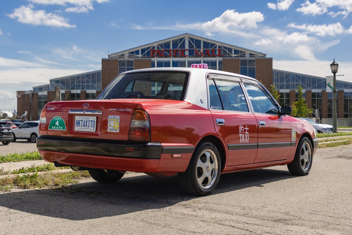 1997 Toyota Crown Comfort Hong Kong Taxi Review: Takes Me Somewhere ...