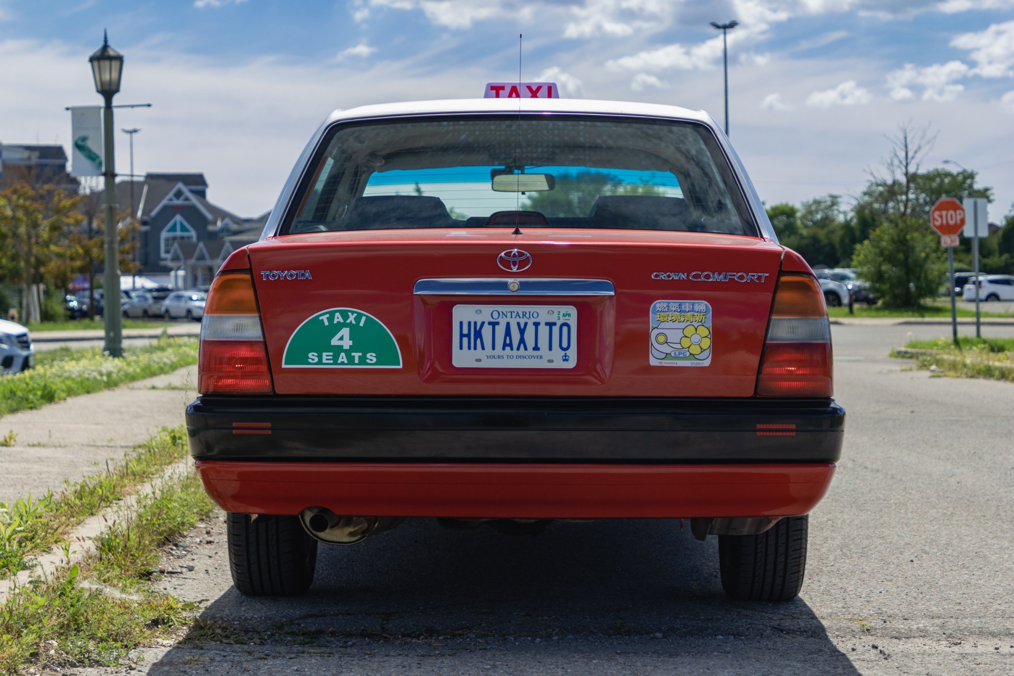 1997 Toyota Crown Comfort Hong Kong Taxi Review: Takes Me Somewhere ...
