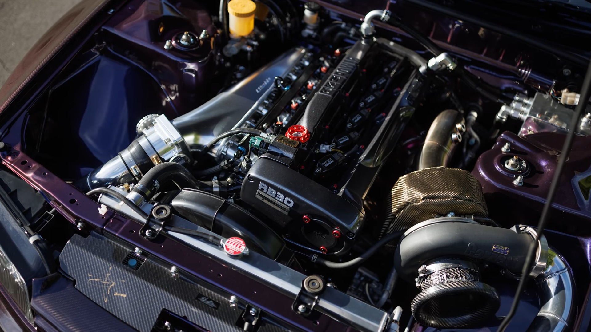 This 930-HP R32 Nissan GT-R In Dry Carbon Midnight Purple Is a Million-Dollar Build