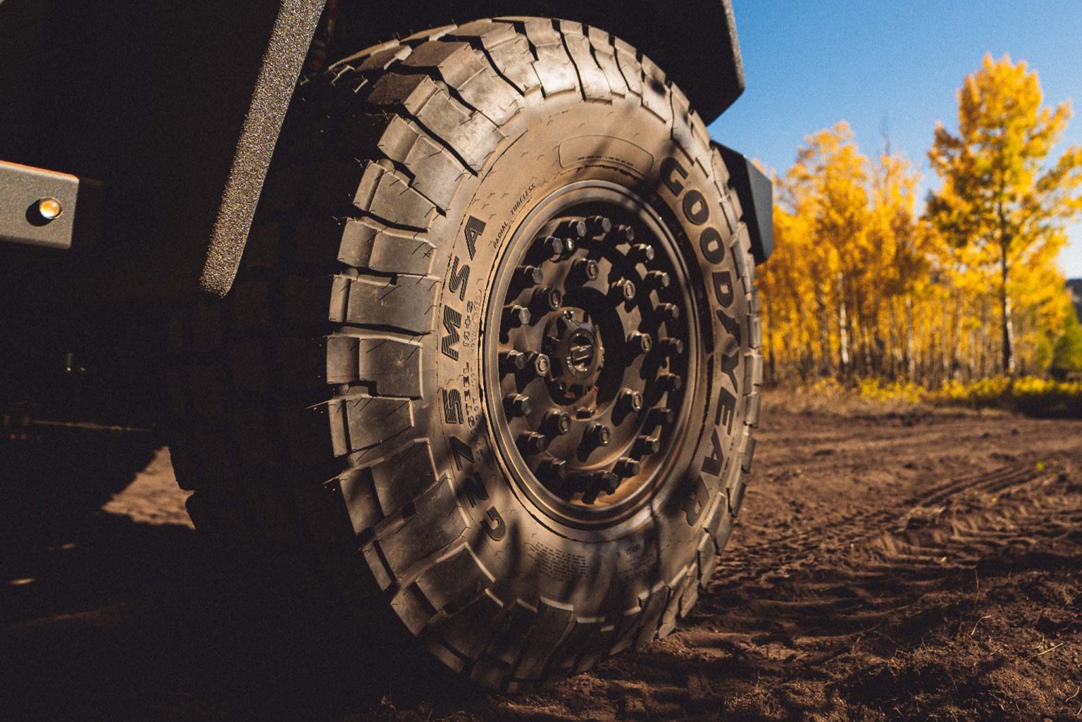 The Earthroamer SX Is a $1M Chevy Silverado Overland Rig on 43s