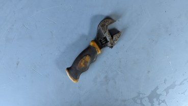 These Are the Tools You Need to Keep In Your Car