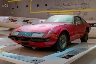 Rare Ferrari 365 GTB/4 Purposely Kept Filthy Years After Being Found in ...