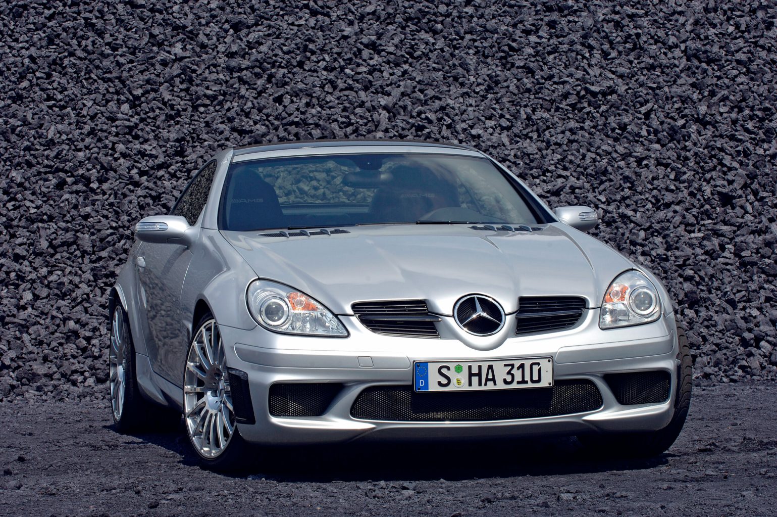 2012 Mercedes-Benz C63 AMG Black Series Review: A Gloriously Raw ...