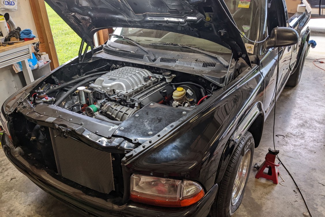 Hellcat-Swapped 1998 Dodge Dakota Pickup Is the Ultimate Mid-Size Monster