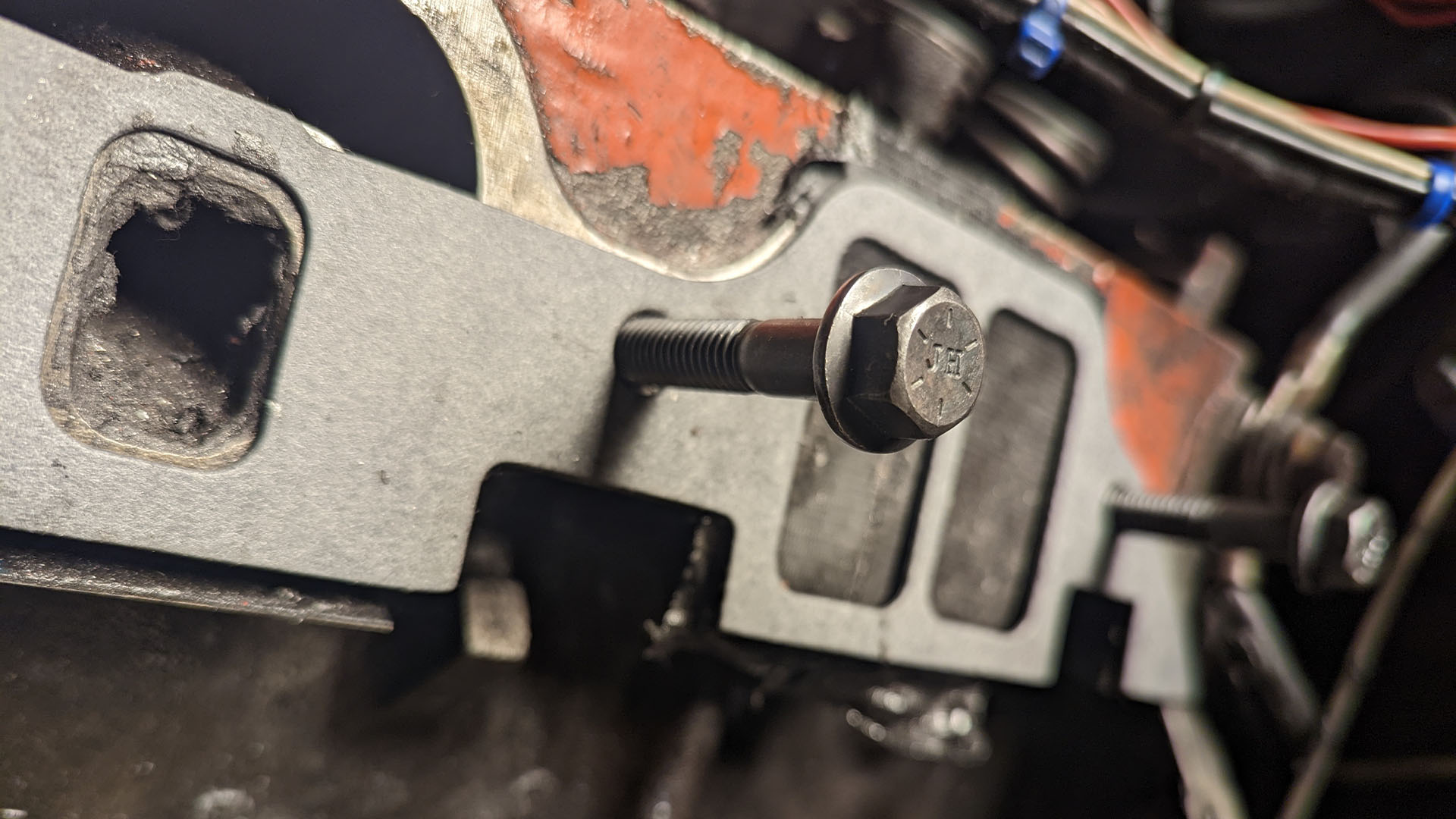 Is it Better to Leave Thread Repairs to the Professionals?