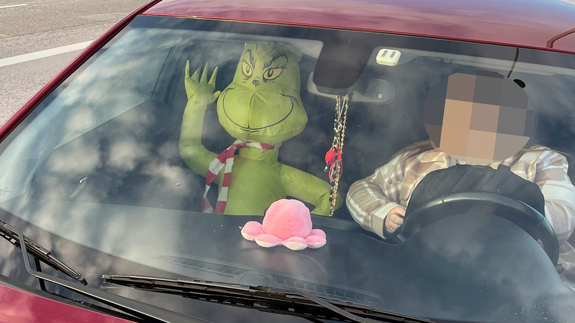 A Reminder That an Inflatable Grinch Doesn’t Count as a Real Passenger ...