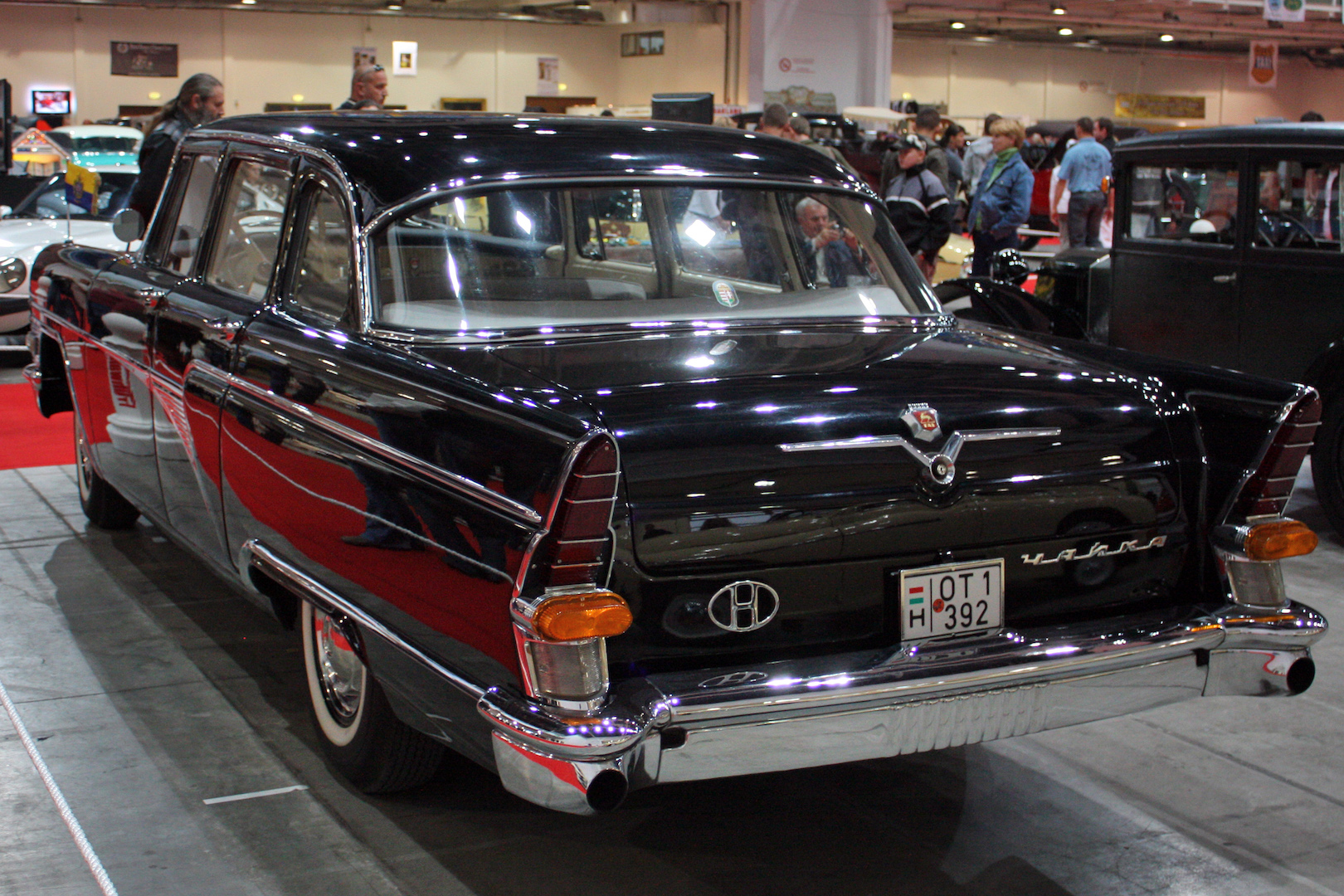 Why the Soviets Built a Knockoff Packard Limo With Train Wheels