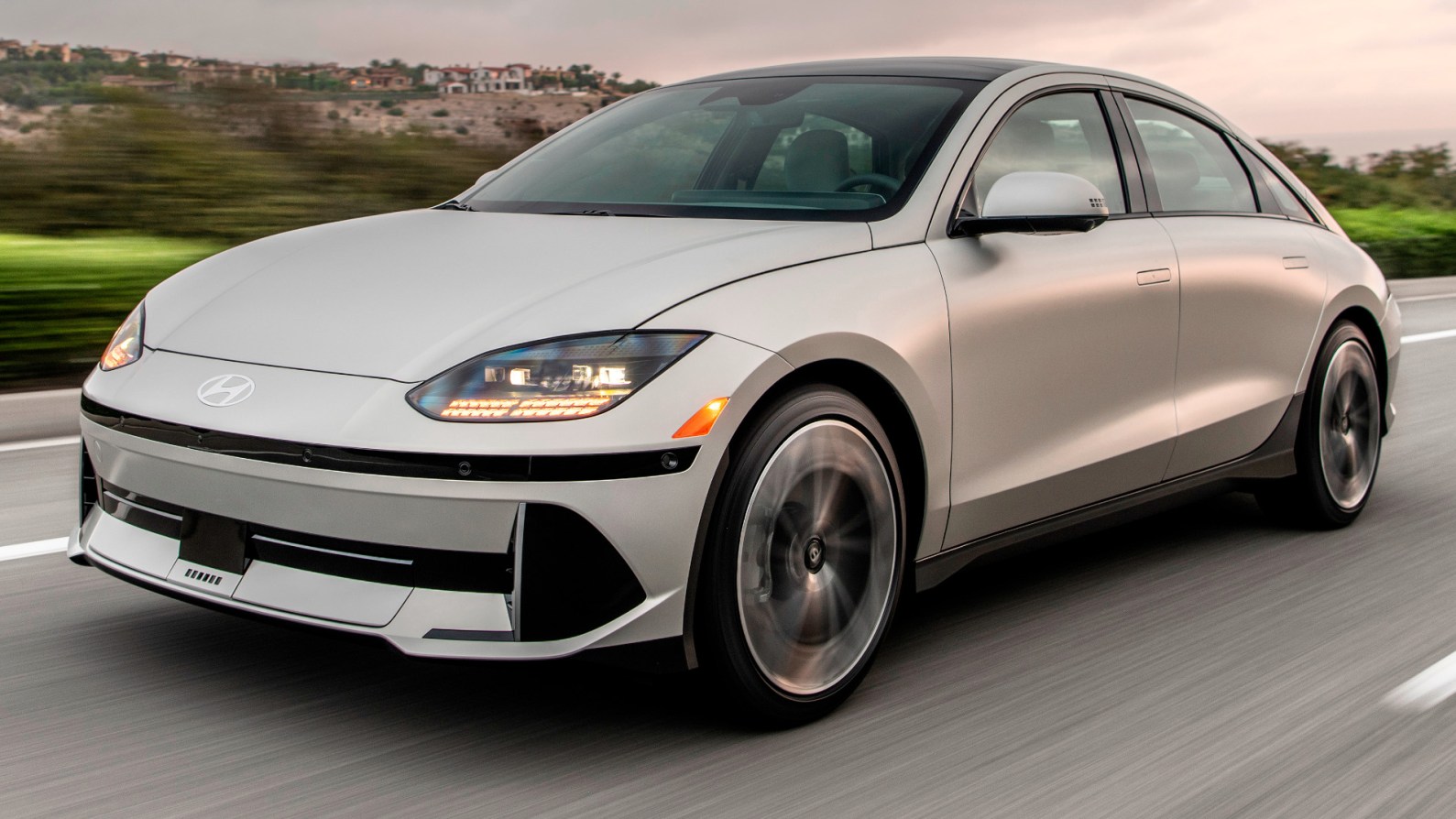 2023 Hyundai Ioniq 6 Scores Impressive EPA Range of 361 Miles