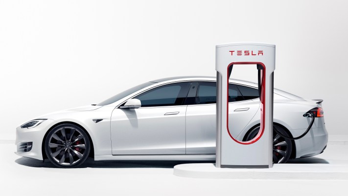 The Feds Want to Give Tesla $400 Million for Armored Cars